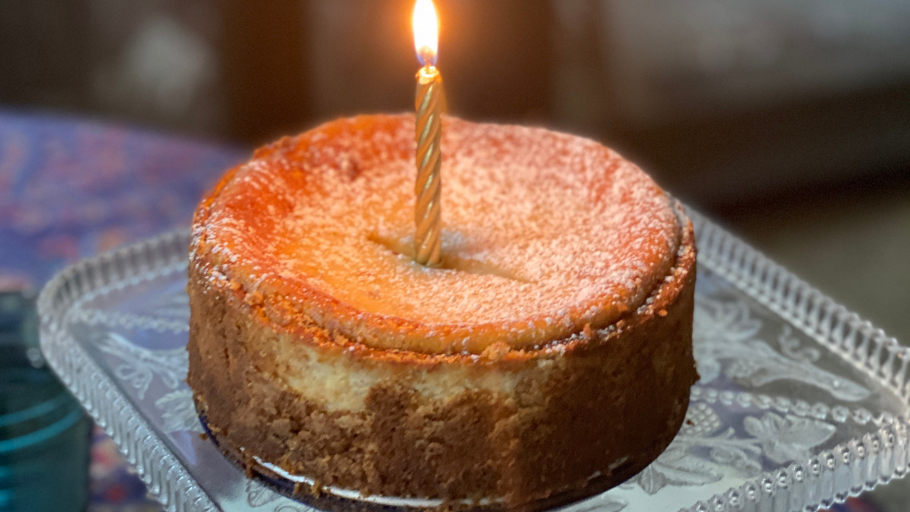 Christmas Cake Meets Baked Cheesecake – love at first bite. - Caroline Rowe